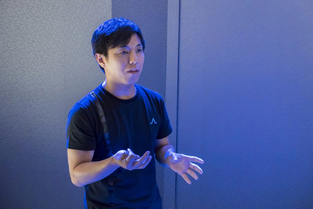 会議室で恐竜体験！ 複数人で同時体験できるVRアトラクション「ABAL：DINOSAUR」 | VIDEO SALON.web | 映像制作・動画編集のための月刊誌ビデオサロンが運営するWebマガジン