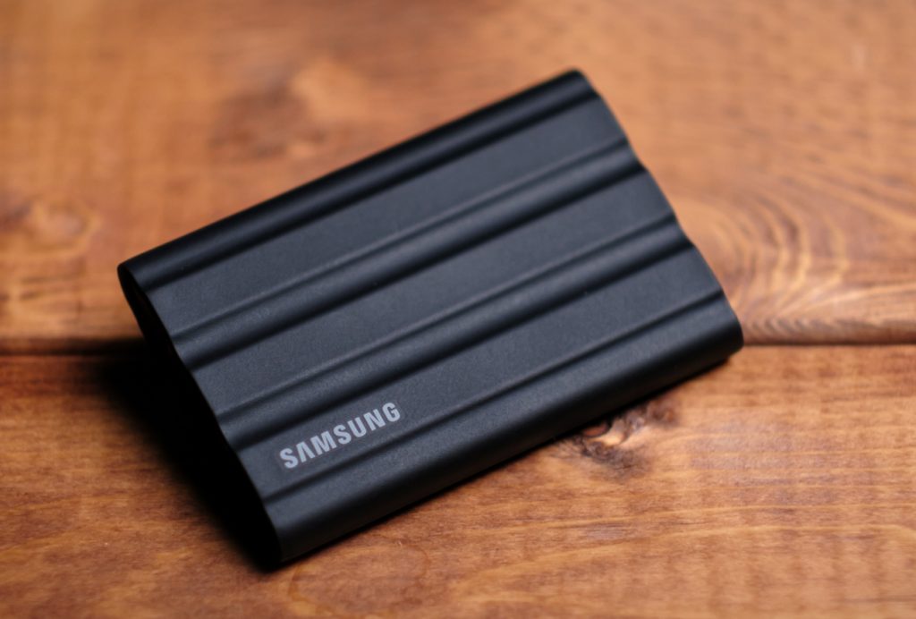 BMPCC6KG2にSamsung T7 Shieldを接続してSSD収録テスト〜6K RAWをメディアチェンジせず4時間以上収録できる ...