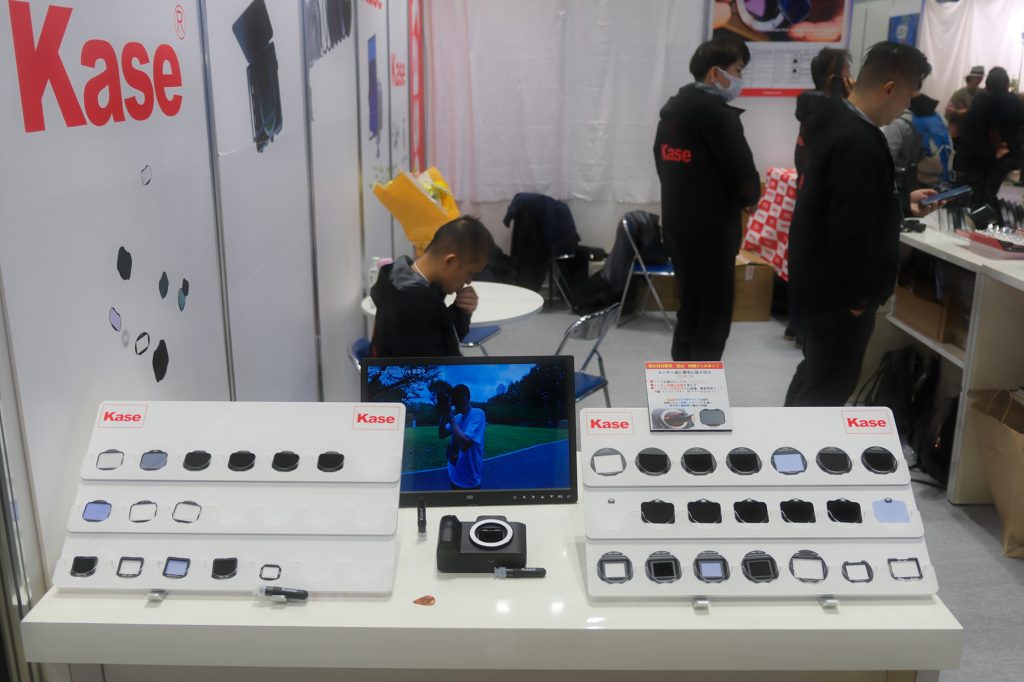 【CP+2024】Kaseのクリップインフィルター | VIDEO SALON.web | 映像制作・動画編集のための月刊誌ビデオサロンが運営するWebマガジン