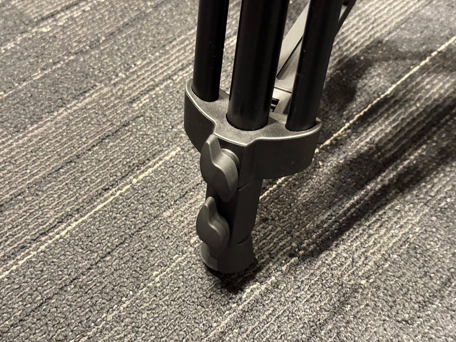 Libec TH-Vは可変ドラッグシステムを採用したエントリーに最適なビデオ三脚 | VIDEO SALON.web | 映像制作・動画編集のための月刊誌ビデオサロンが運営するWebマガジン