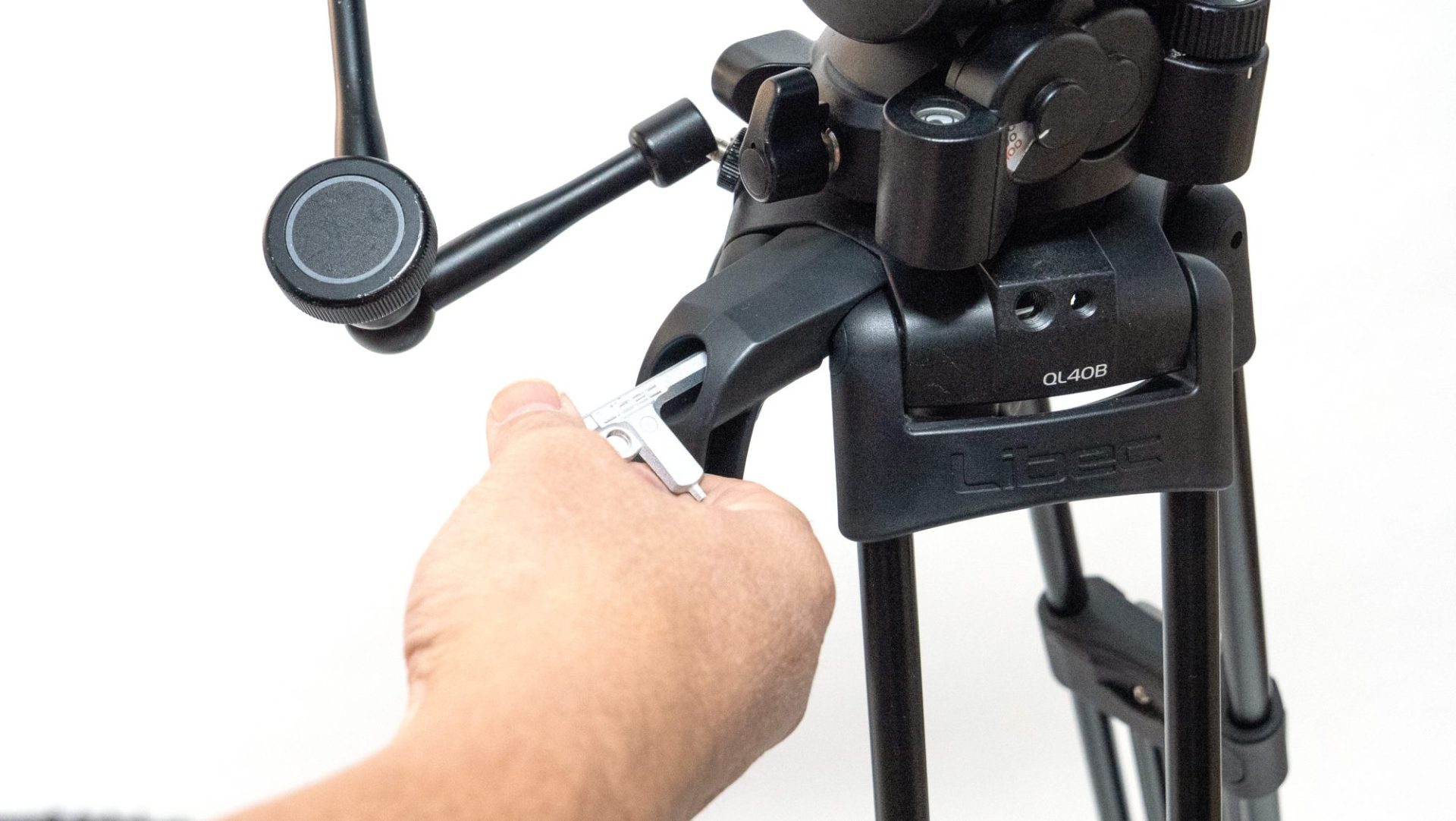 クイックロック式三脚の最後発Libec QL40Bは買いなのか？ | VIDEO SALON.web | 映像制作・動画編集のための月刊誌ビデオサロンが運営するWebマガジン