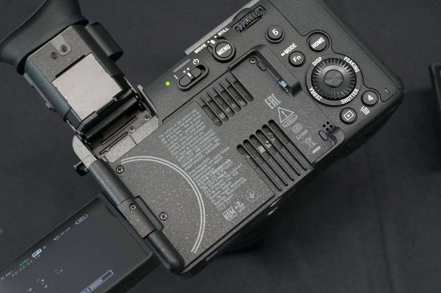 ソニーFX2はFX3と何が違う？ 外観から分かる違いをチェックしてみた | VIDEO SALON.web | 映像制作・動画編集のための月刊誌ビデオサロンが運営するWebマガジン