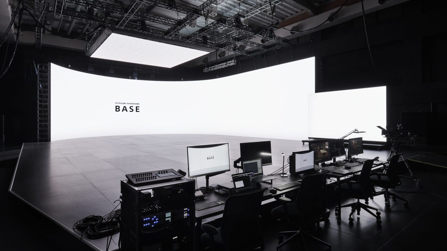 ソニー独自の3DCG生成技術のバーチャルプロダクションに迫る！ 清澄白河に“広島の街”を再現したMV『ショーラー』の制作現場 | VIDEO SALON.web | 映像制作・動画編集のための ...